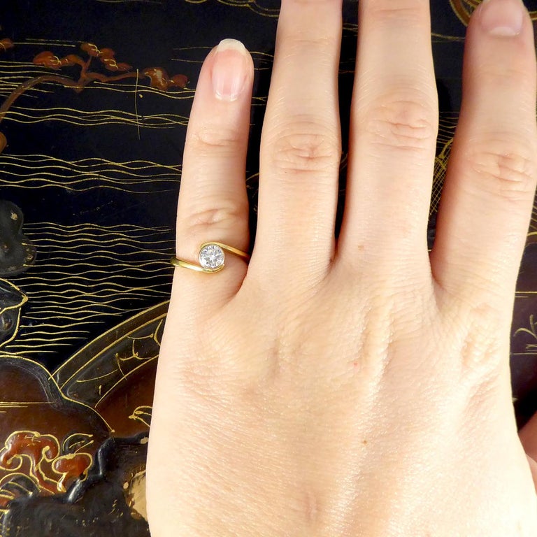 Vintage Single Stone Bezel Set Diamond Twist Ring in 18 Carat Yellow ...