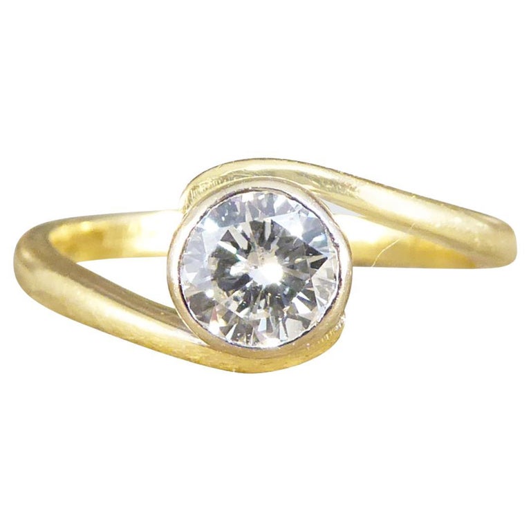 Vintage Single Stone Bezel Set Diamond Twist Ring in 18 Carat Yellow ...