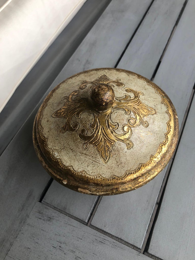 Vintage Small Round Gold Leaf Florentine Trinket Box at 1stDibs ...