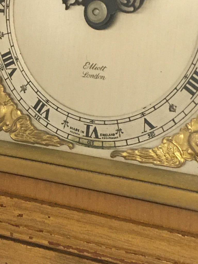 Vintage Small Wooden Elliot London Mantel Clock For Sale at 1stDibs