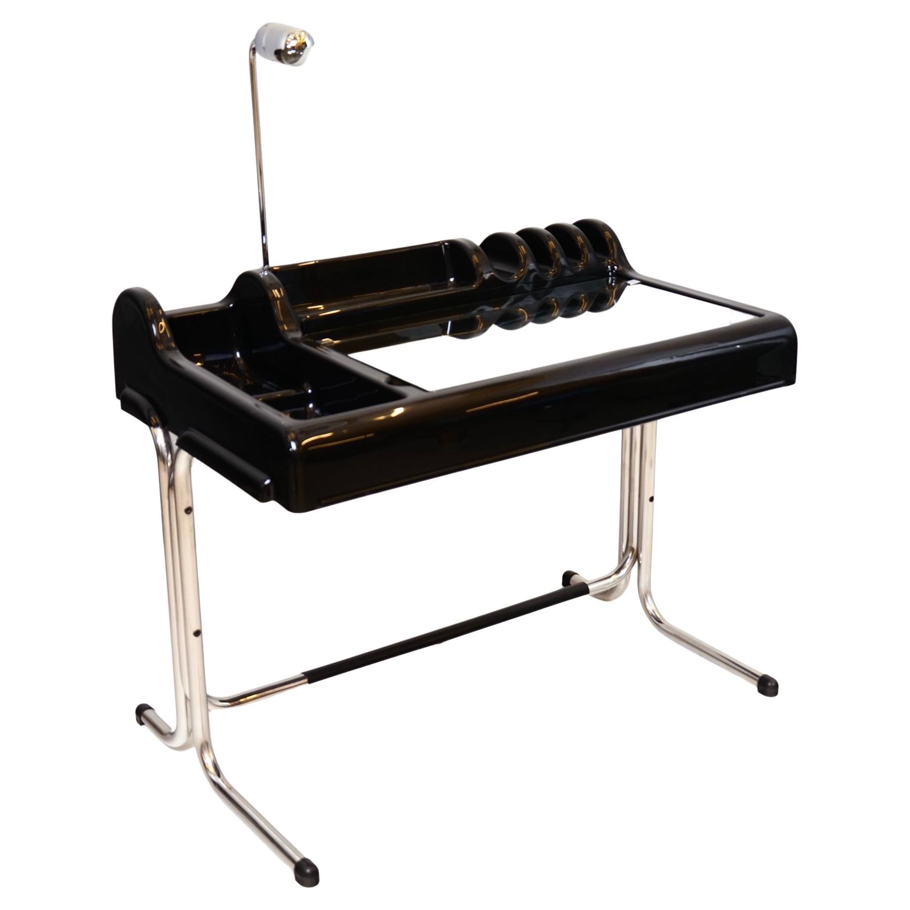 Vittorio Parigi and Nani Prina 'Orix' Desk for Molteni, 1970s For Sale ...