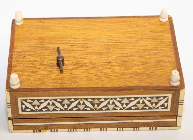 Vintage Spanish Inlaid Marquetry Decorative Music Box Inlaid with White ...