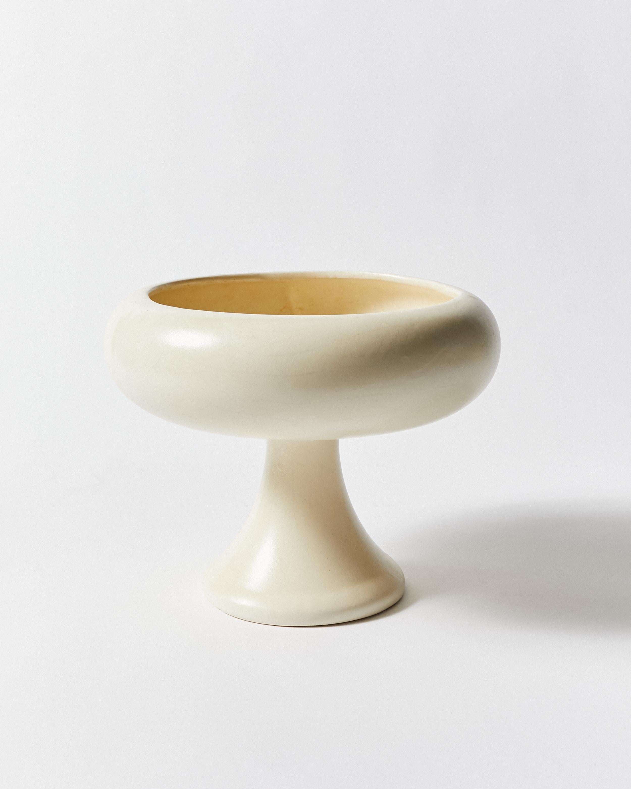 Vintage Stand Vase by Royal Haeger Potteries For Sale at 1stDibs