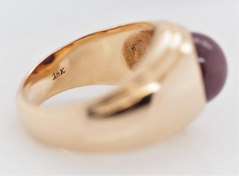 Vintage Star Ruby 18 Karat Yellow Gold Ring For Sale at 1stDibs