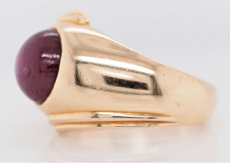 Vintage Star Ruby 18 Karat Yellow Gold Ring For Sale at 1stDibs