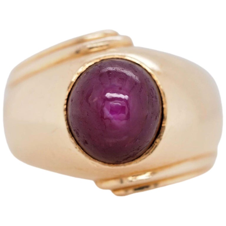 Vintage Star Ruby 18 Karat Yellow Gold Ring For Sale at 1stDibs