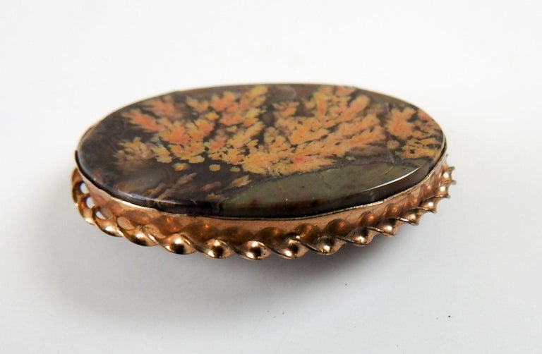 Vintage Studio Made Agate and Gold Oval Brooch For Sale at 1stDibs