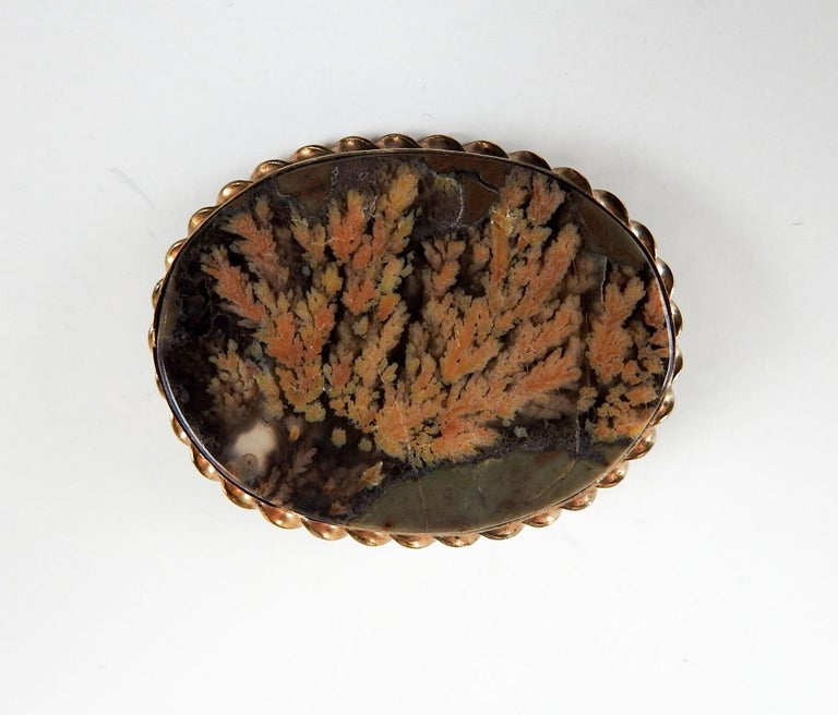 Vintage Studio Made Agate and Gold Oval Brooch For Sale at 1stDibs