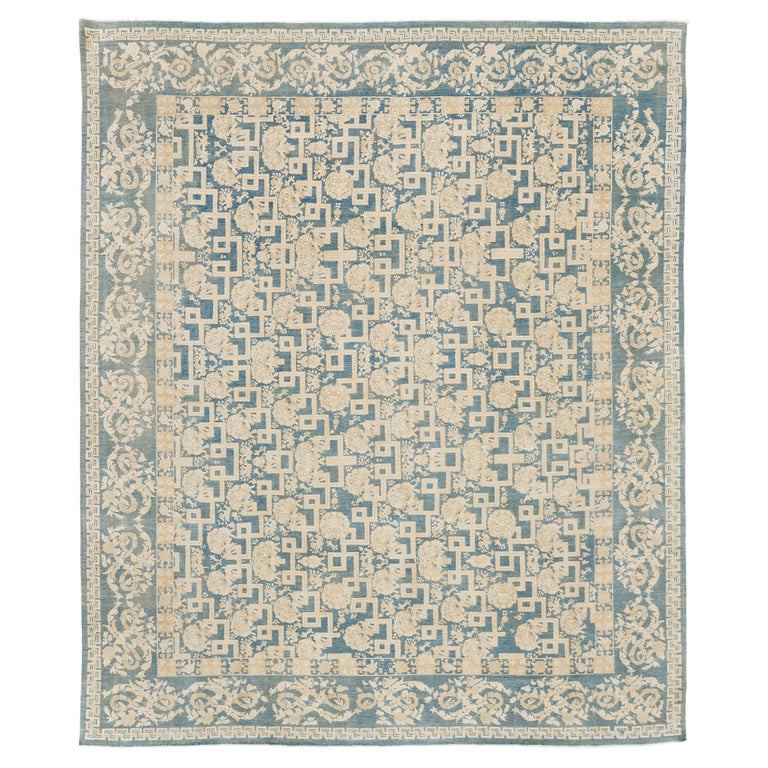 Vintage Style Arts and Crafts Design Rug For Sale at 1stDibs