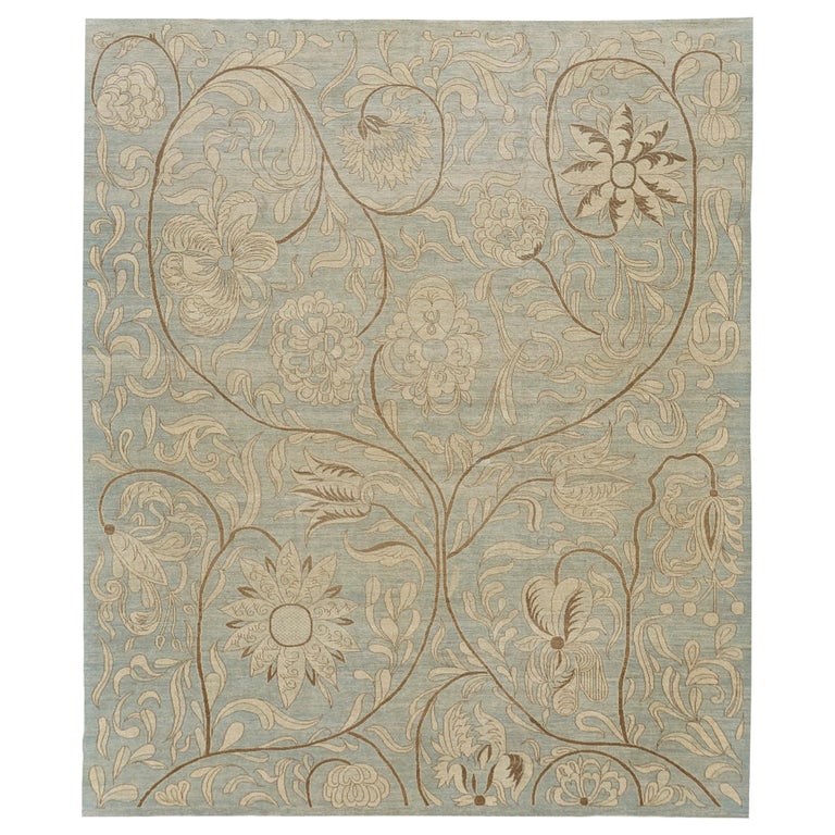 Vintage Style Floral Design Rug For Sale at 1stDibs