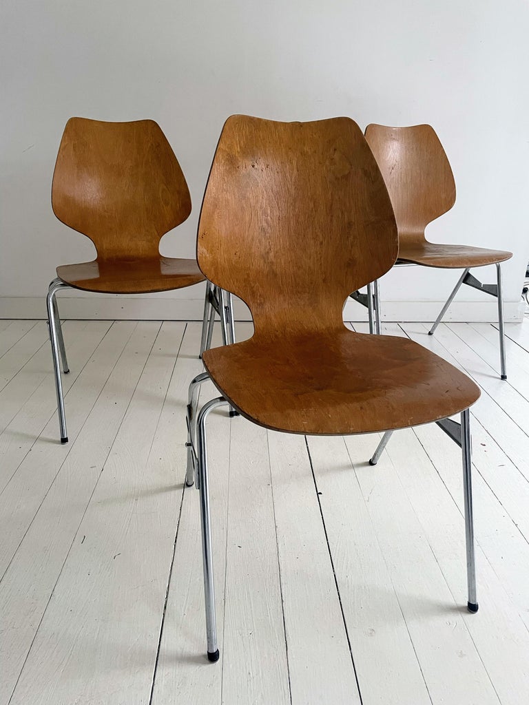 Vintage Swiss Industrial Design Plywood Stacking Chair by Horgen Glarus ...