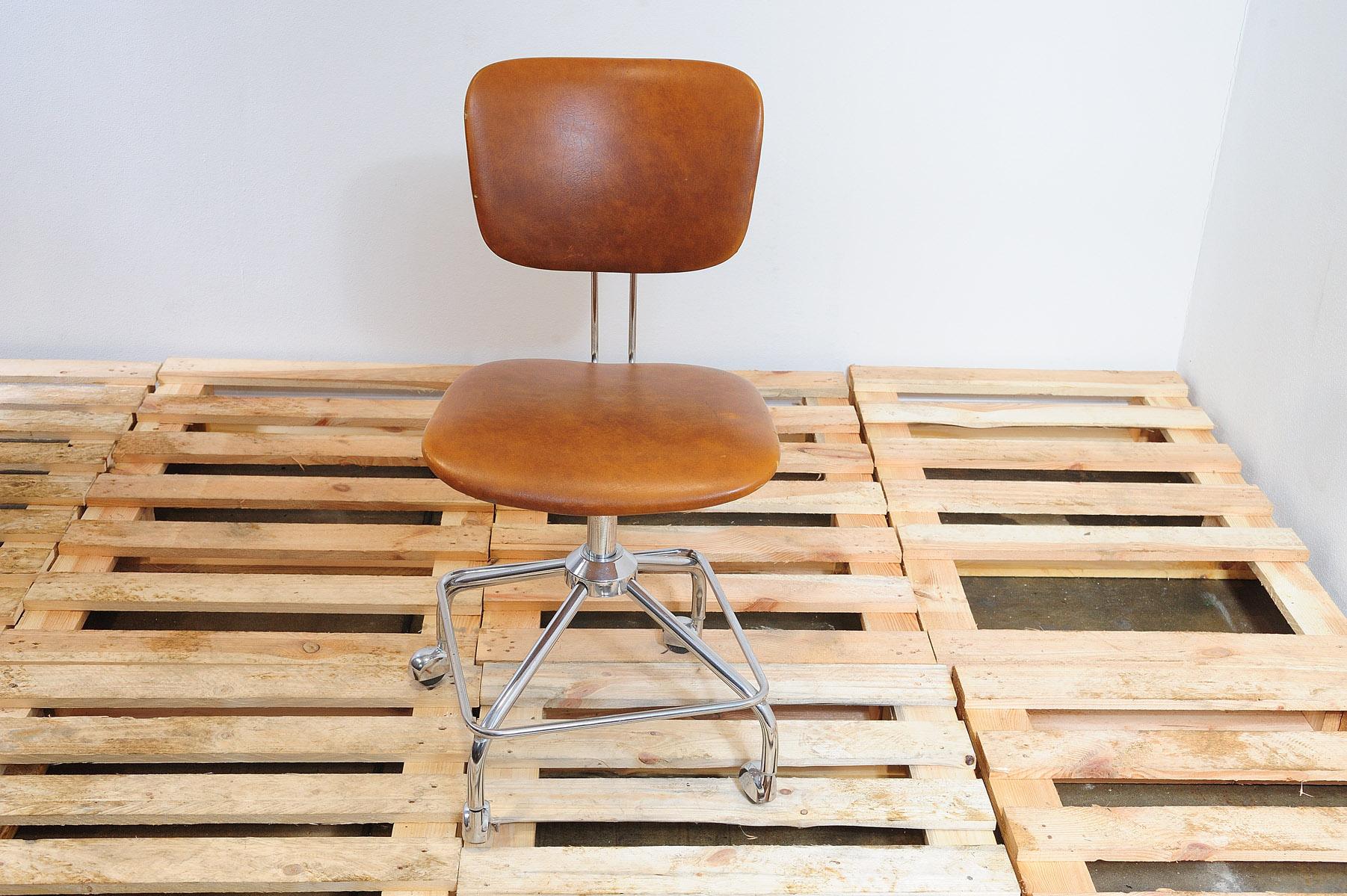 Vintage swivel office chair Kovona, Czechoslovakia 1970´s For Sale at ...