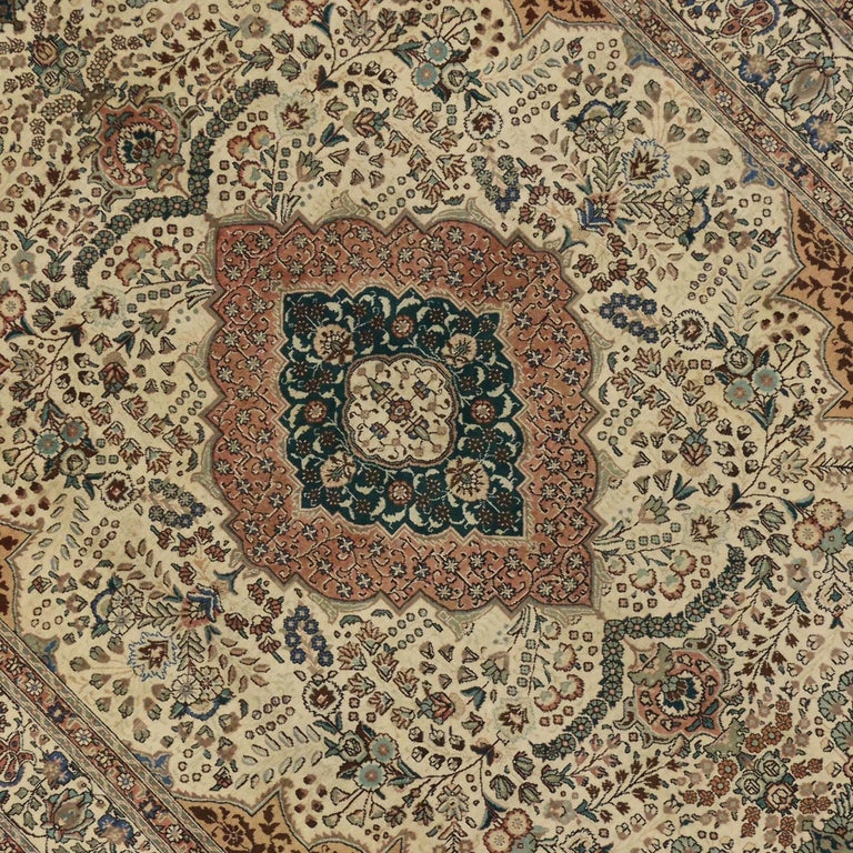 Vintage Tabriz Area Rug with Traditional Style For Sale at 1stDibs