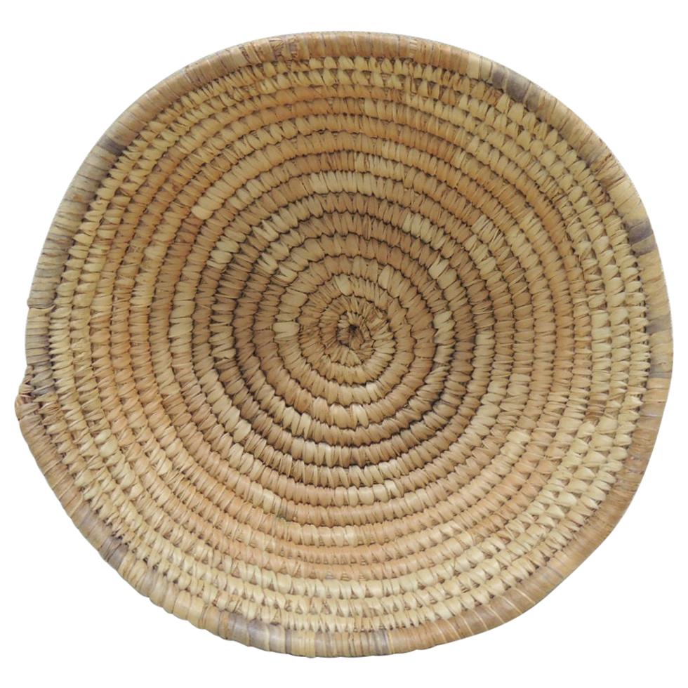 Vintage Tan and Orange Coiled Round Decorative Basket For Sale at 1stDibs