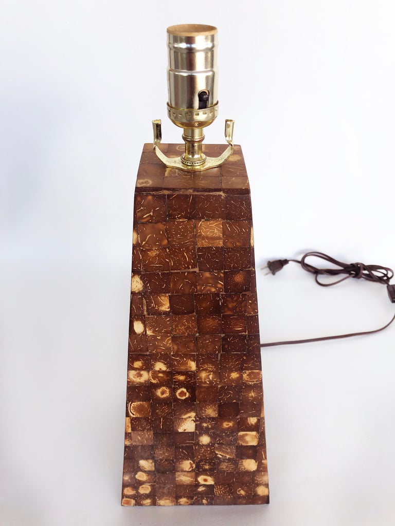 Vintage Tessellated Coconut Shell Table Lamp For Sale at 1stDibs