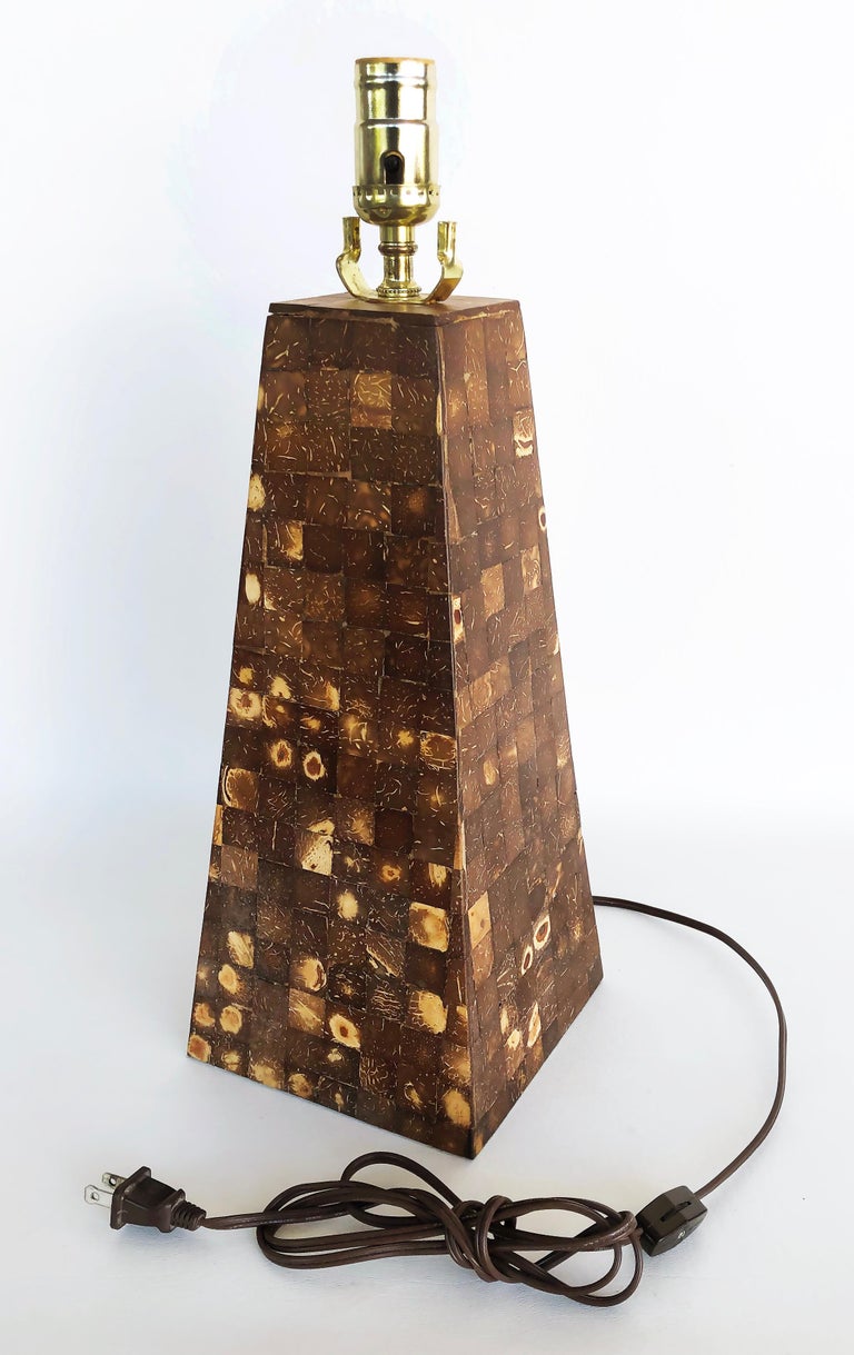 Vintage Tessellated Coconut Shell Table Lamp For Sale at 1stDibs