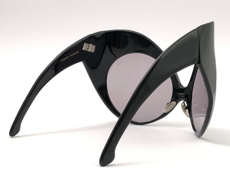 Vintage Thierry Mugler " GUEPE " Bug Eye Spring / Summer 1997 France ...