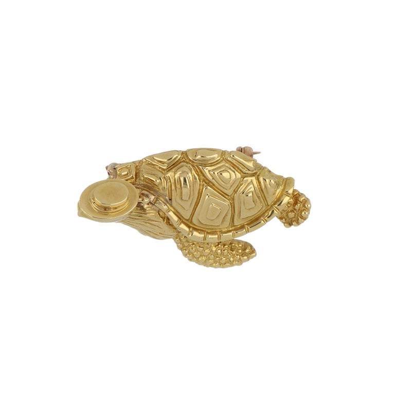 Vintage Tiffany and Co. 18 Karat Yellow Gold Turtle Pin For Sale at 1stDibs