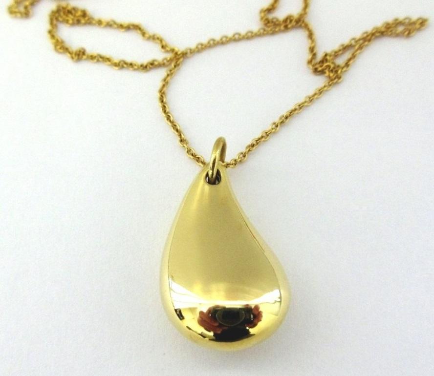 Vintage TIFFANY and Co. Elsa Peretti 18K Gold Teardrop Pendant Necklace ...