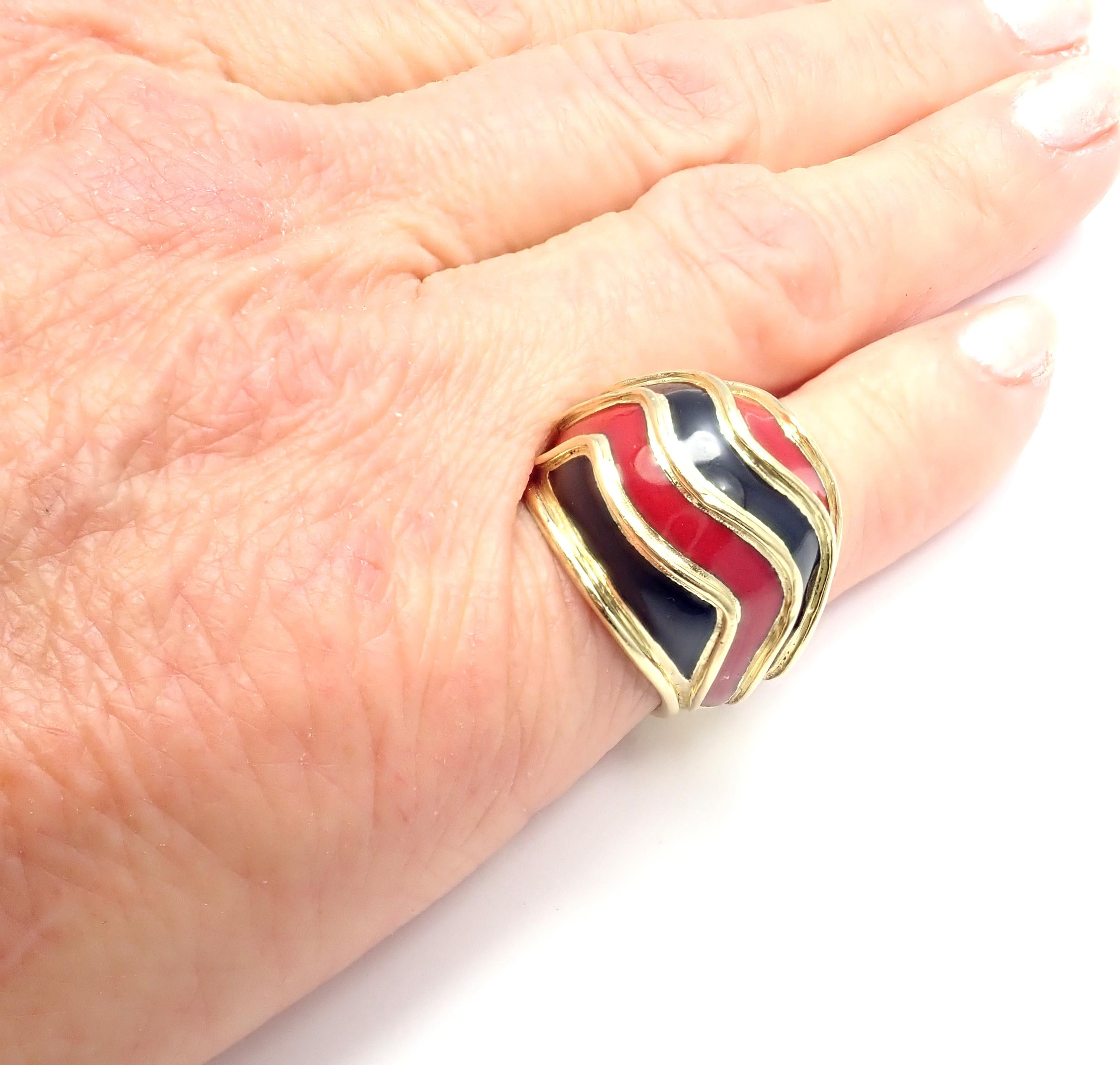 Vintage Tiffany and Co. Enamel Dome Yellow Gold Ring For Sale at ...