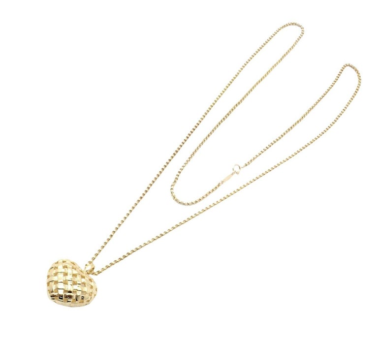 Vintage Tiffany and Co. Vannerie Basket Weave Yellow Gold Heart Pendant ...