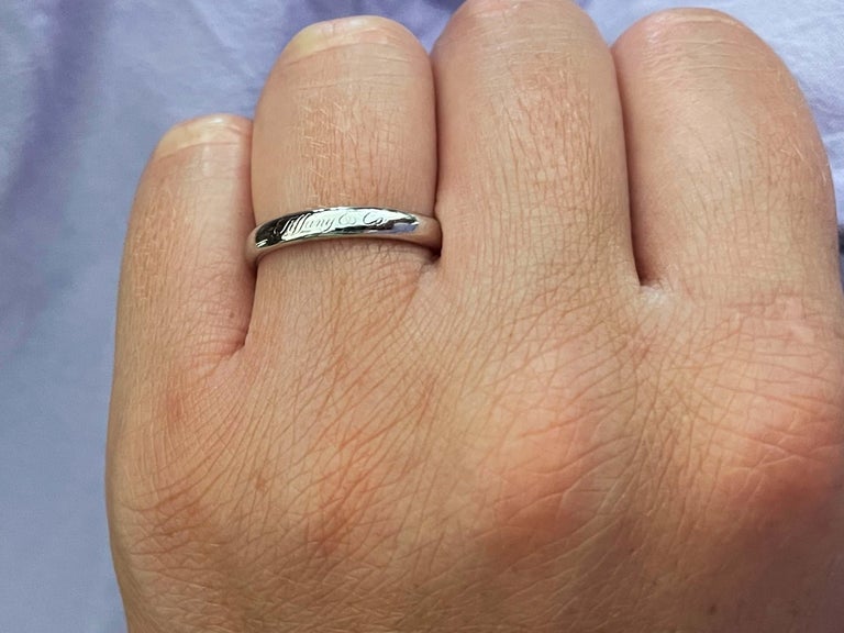 Vintage Tiffany and Co. Wedding Band Ring in Platinum For Sale at 1stDibs