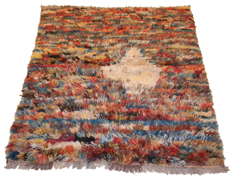 Vintage Tribal Rug with Abstract Design For Sale at 1stDibs