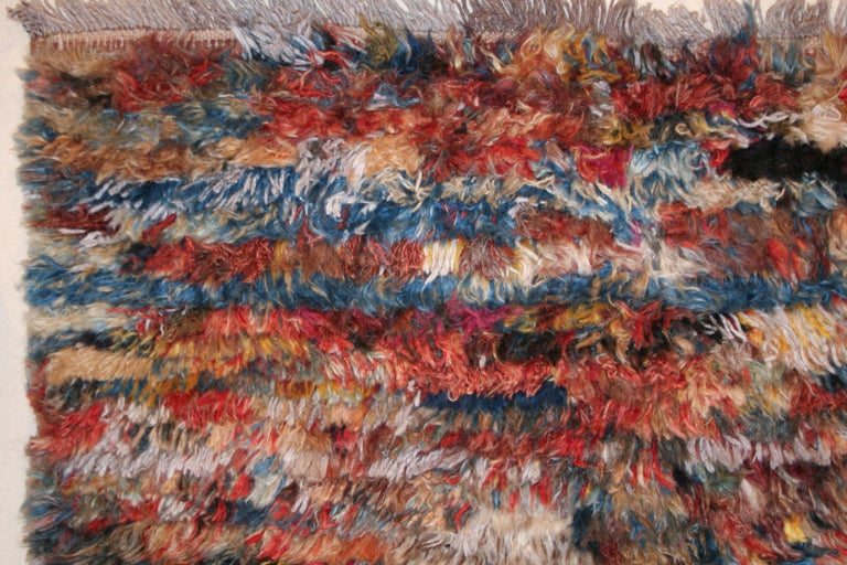 Vintage Tribal Rug with Abstract Design For Sale at 1stDibs