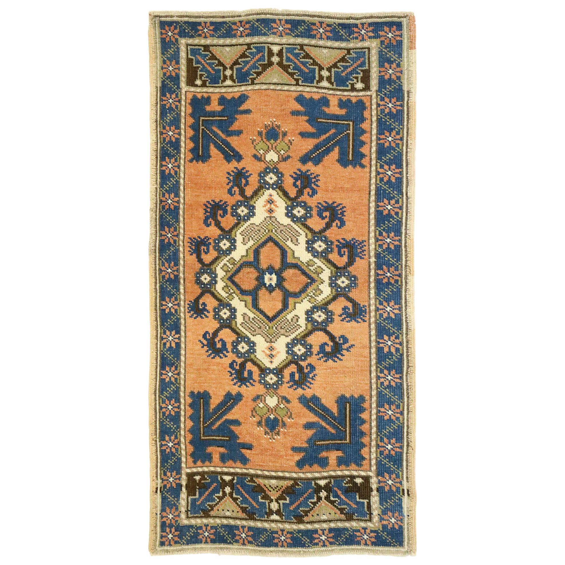 Vintage Turkish Oushak Accent Rug, Yastik Scatter Rug with Rustic ...