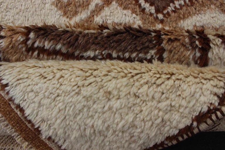 Vintage Turkish Tulu Gallery Rug with Tribal Diamond Design in Cream ...