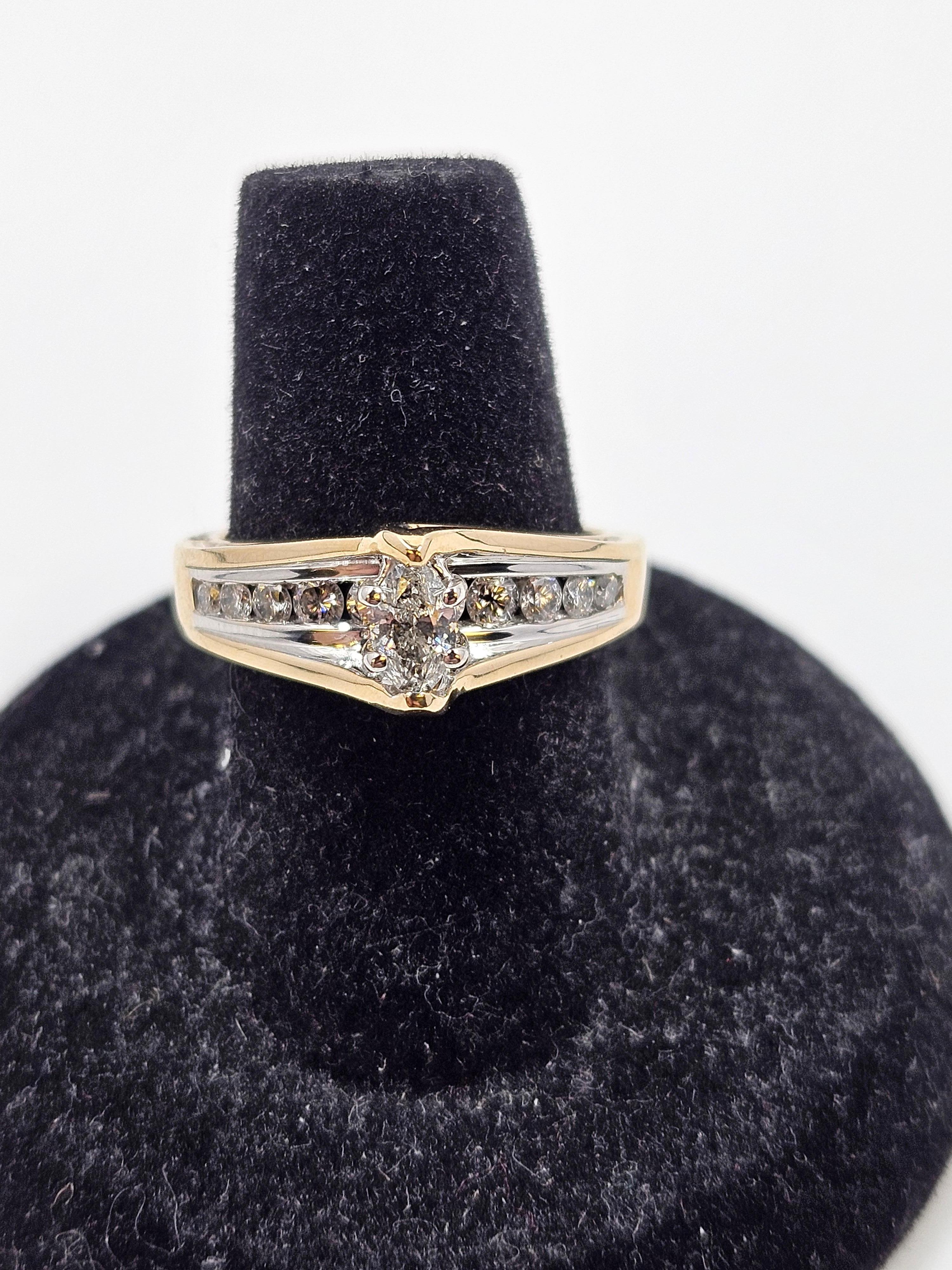Vintage Two Toned 14K Gold Diamond Ring For Sale at 1stDibs