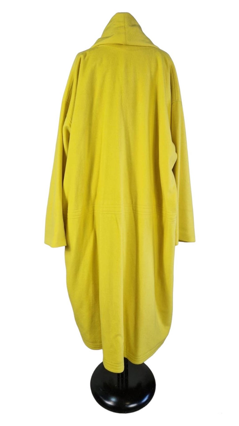 Vintage Versace coat. For Sale at 1stDibs