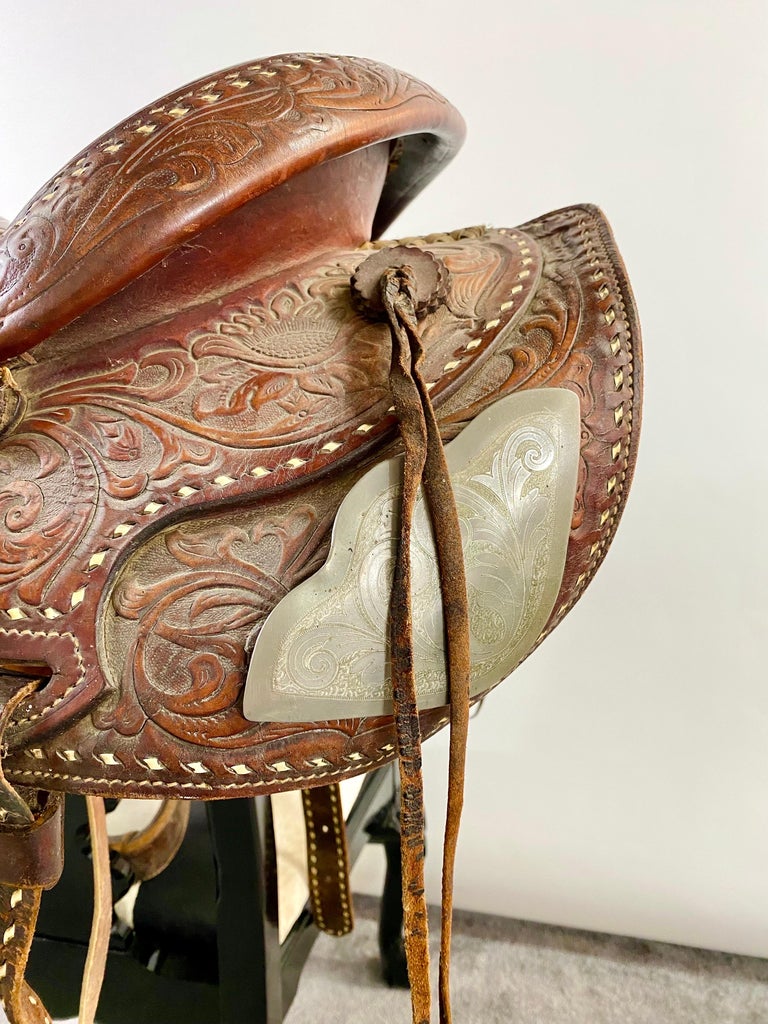 Vintage Western Cowboy Genuine Leather Horse Saddle For Sale at 1stDibs