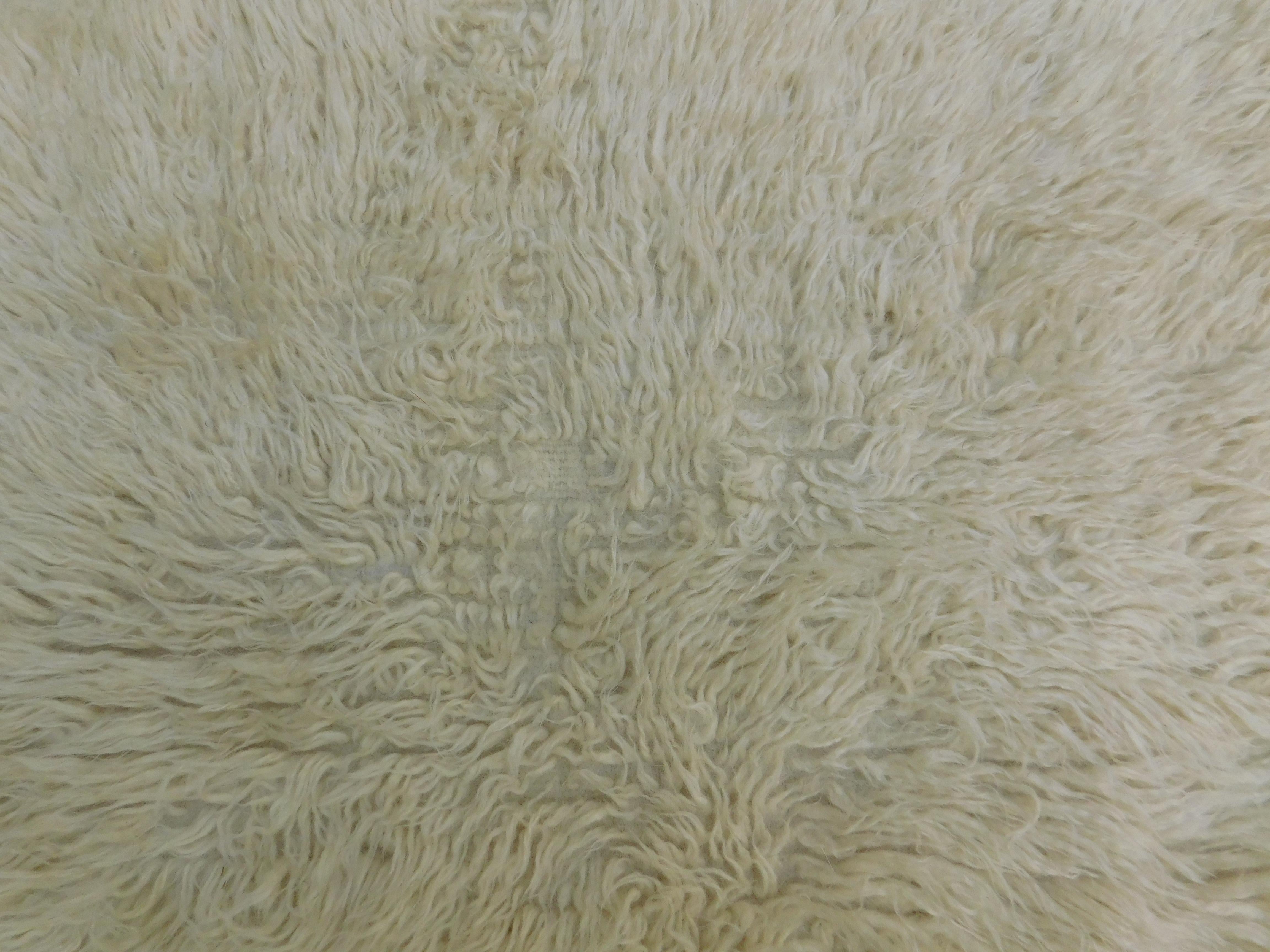 Vintage White Greek Flokati Wool Carpet For Sale at 1stDibs