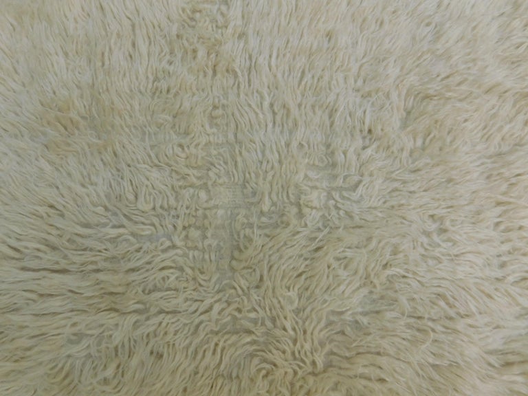 Vintage White Greek Flokati Wool Carpet For Sale at 1stDibs