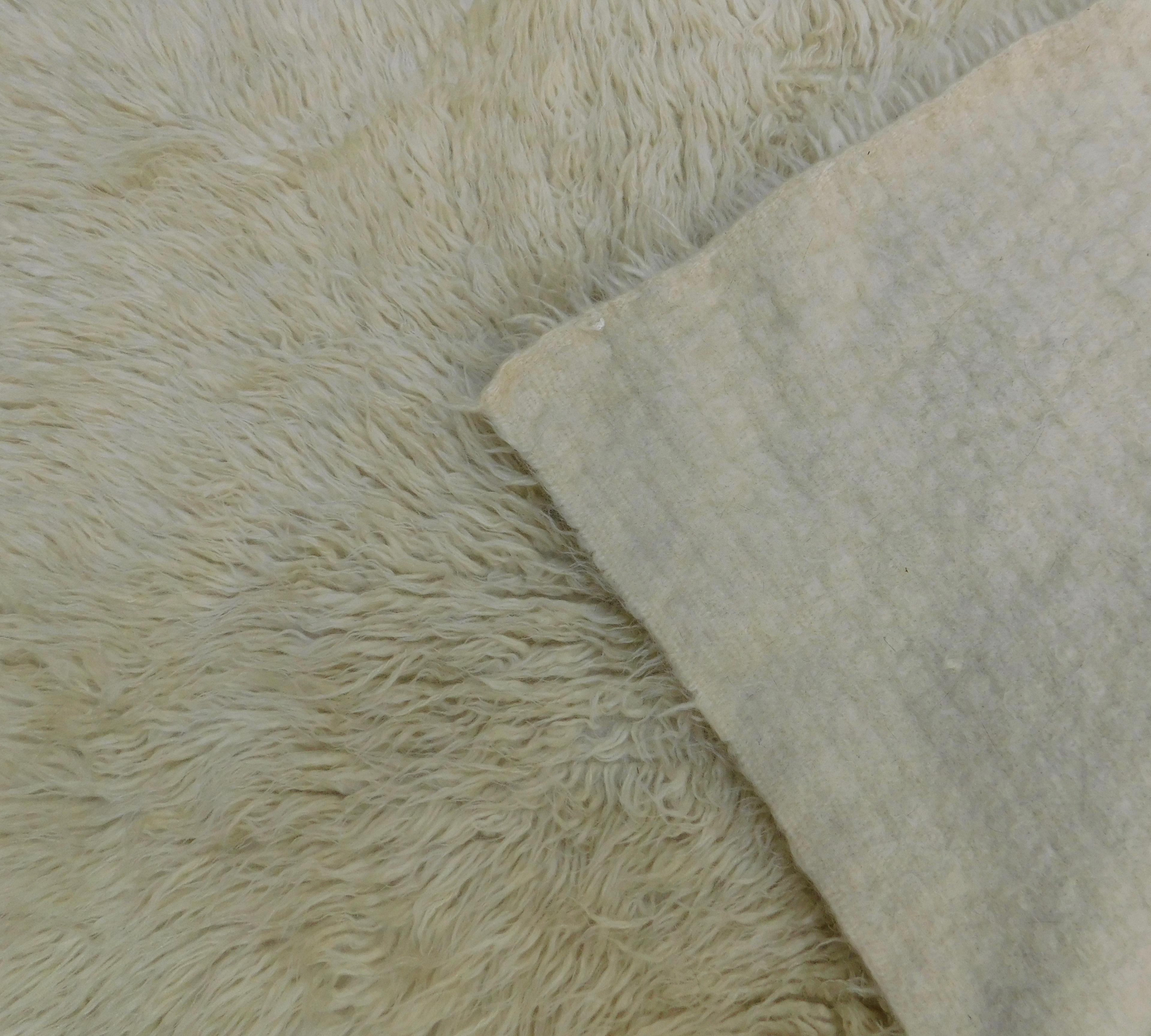 Vintage White Greek Flokati Wool Carpet For Sale at 1stDibs