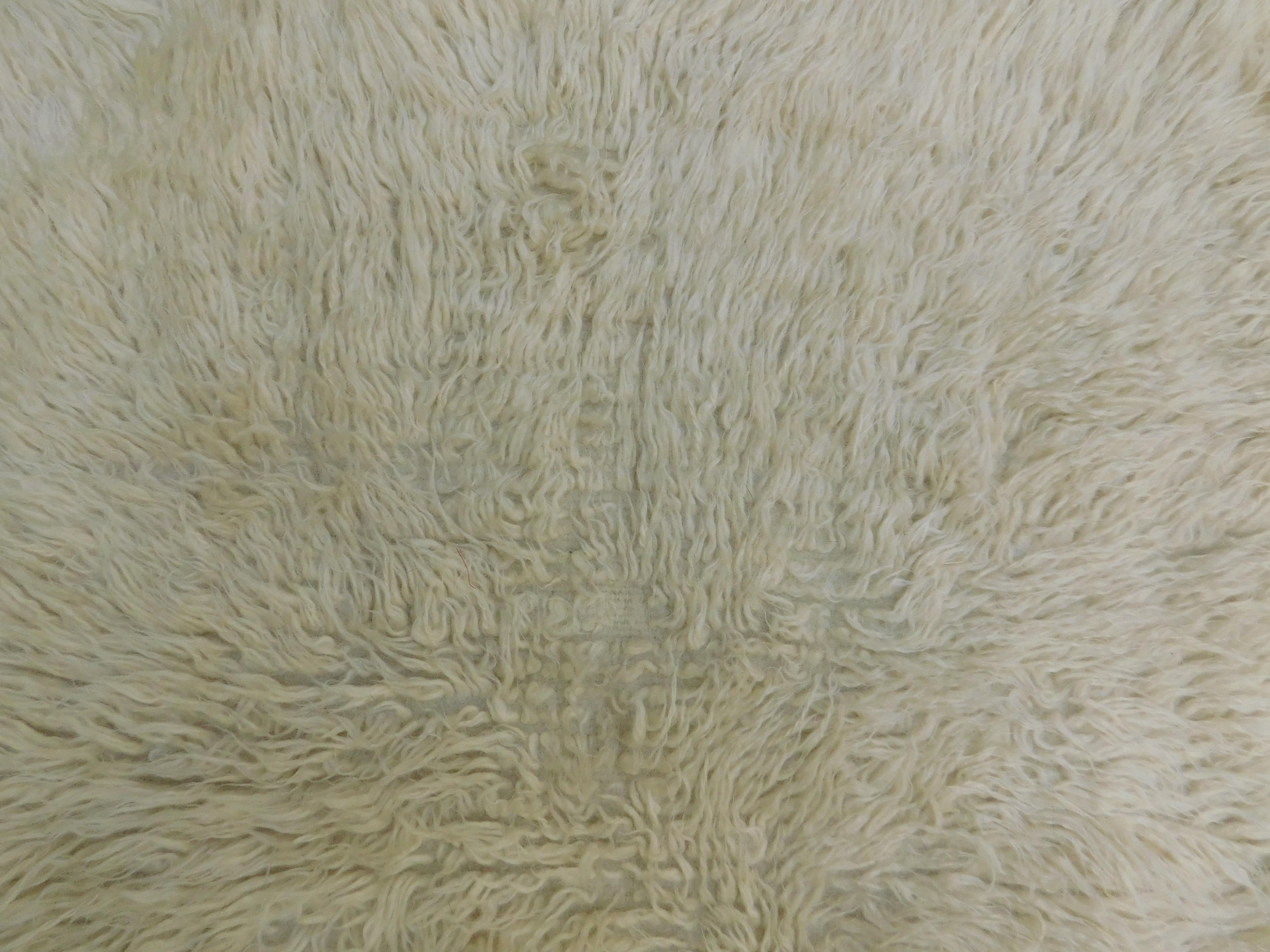 Vintage White Greek Flokati Wool Carpet For Sale at 1stDibs