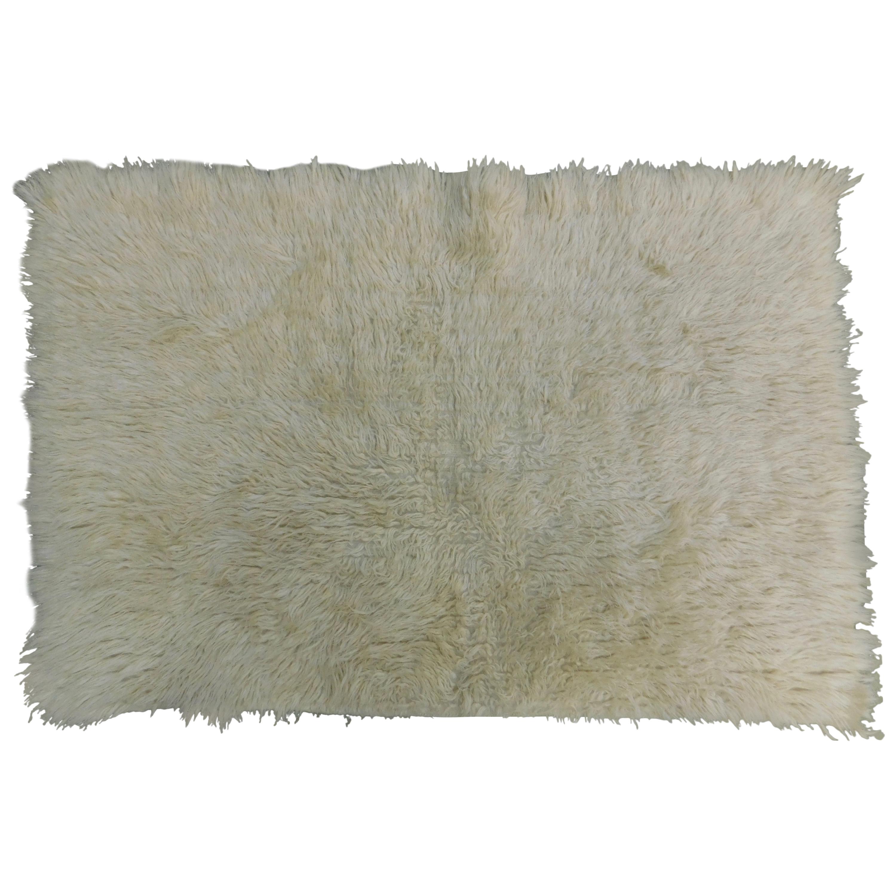 Vintage White Greek Flokati Wool Carpet For Sale at 1stDibs