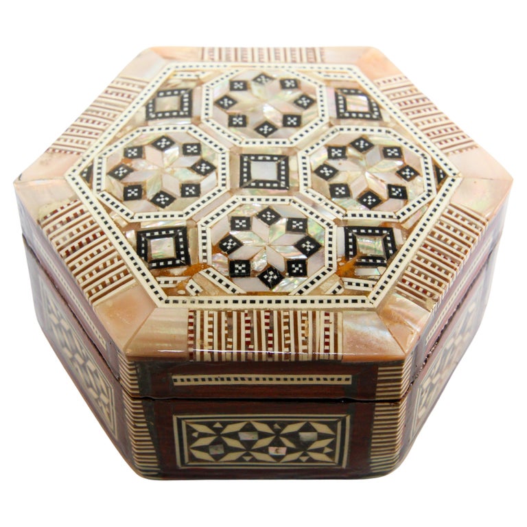 Vintage White Mosaic Moorish Hexagonal Box Shell Inlaid For Sale at 1stDibs