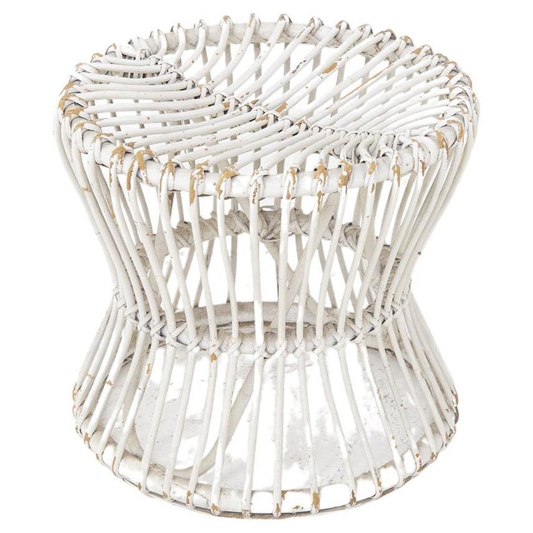 Vintage White Wicker Pouf in Fané Style For Sale at 1stDibs