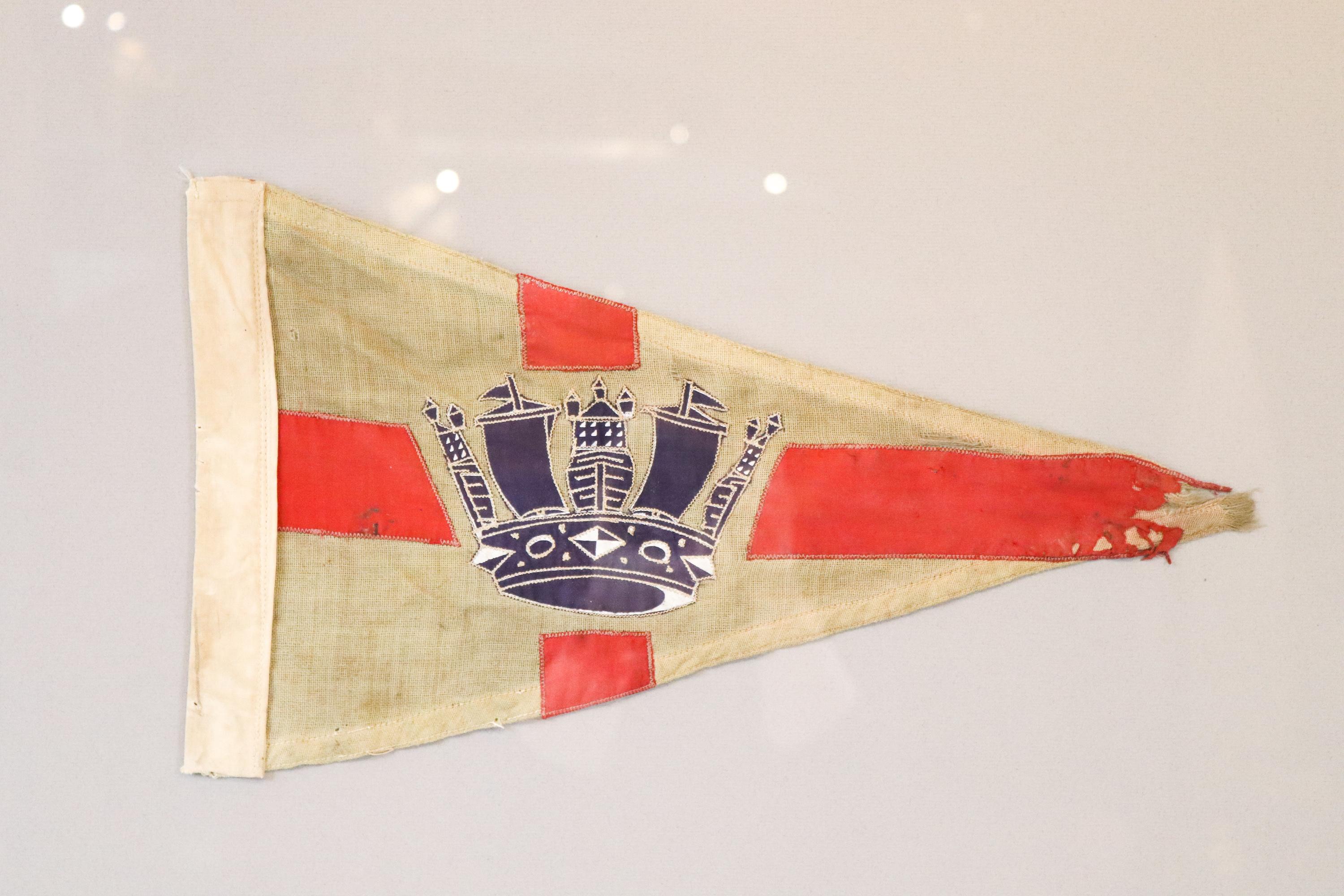 Vintage Yacht Burgee at 1stDibs | yacht club burgees for sale, vintage ...
