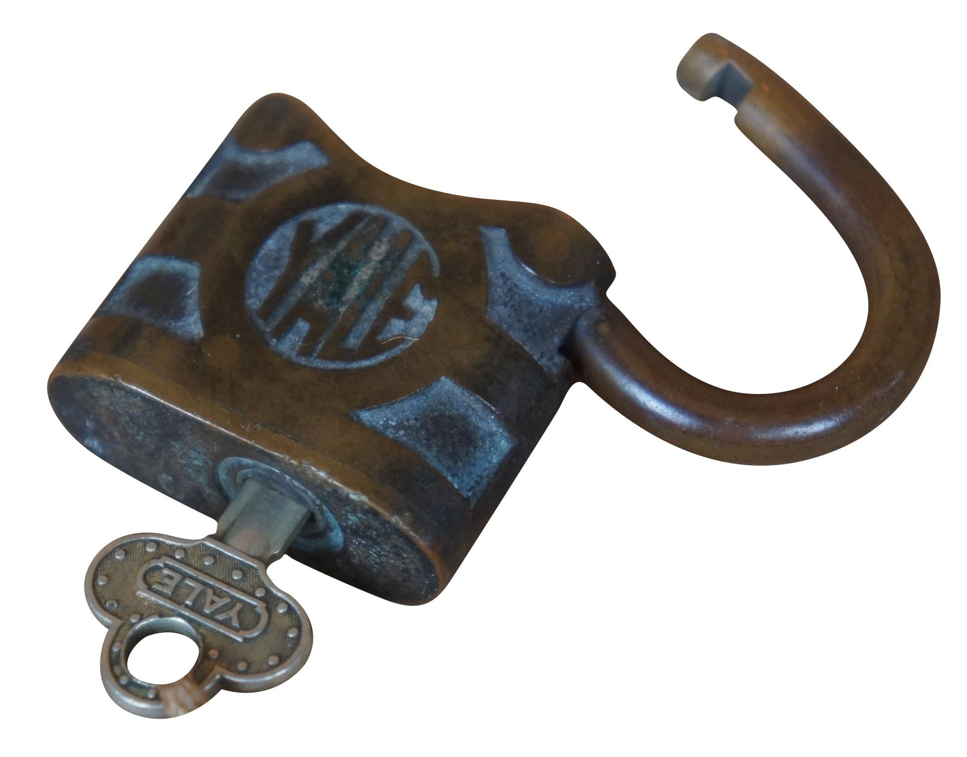 Vintage Yale and Towne Mfg Co Brass Padlock Key Miniature Clover ...