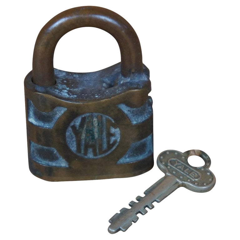 Vintage Yale and Towne Mfg Co Brass Padlock Key Miniature Clover ...