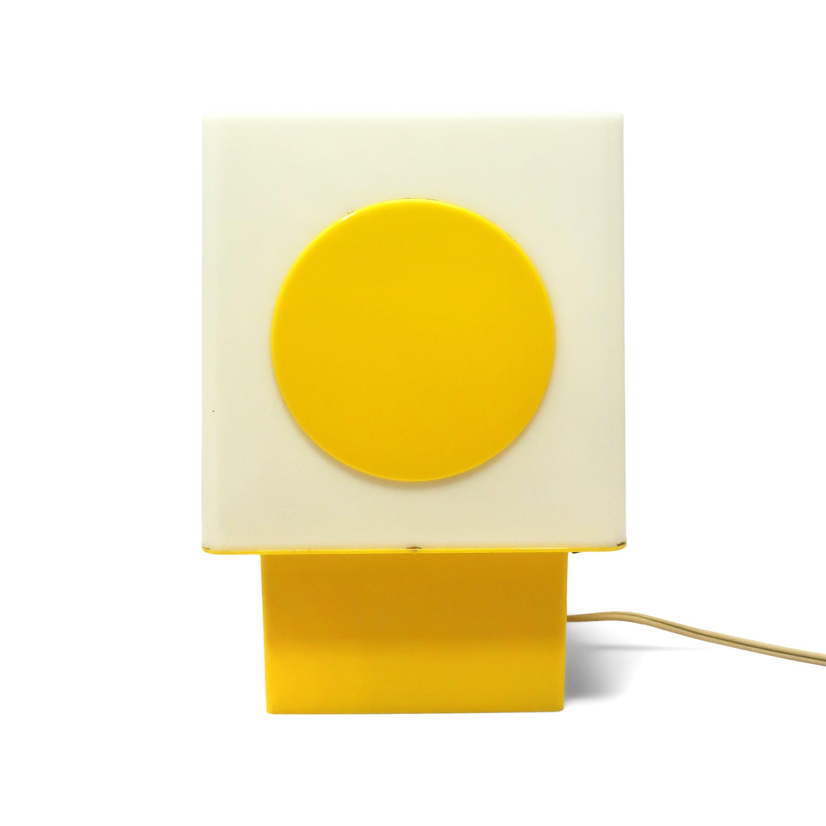 Vintage Yellow and White Acrylic Table Lamp For Sale at 1stDibs