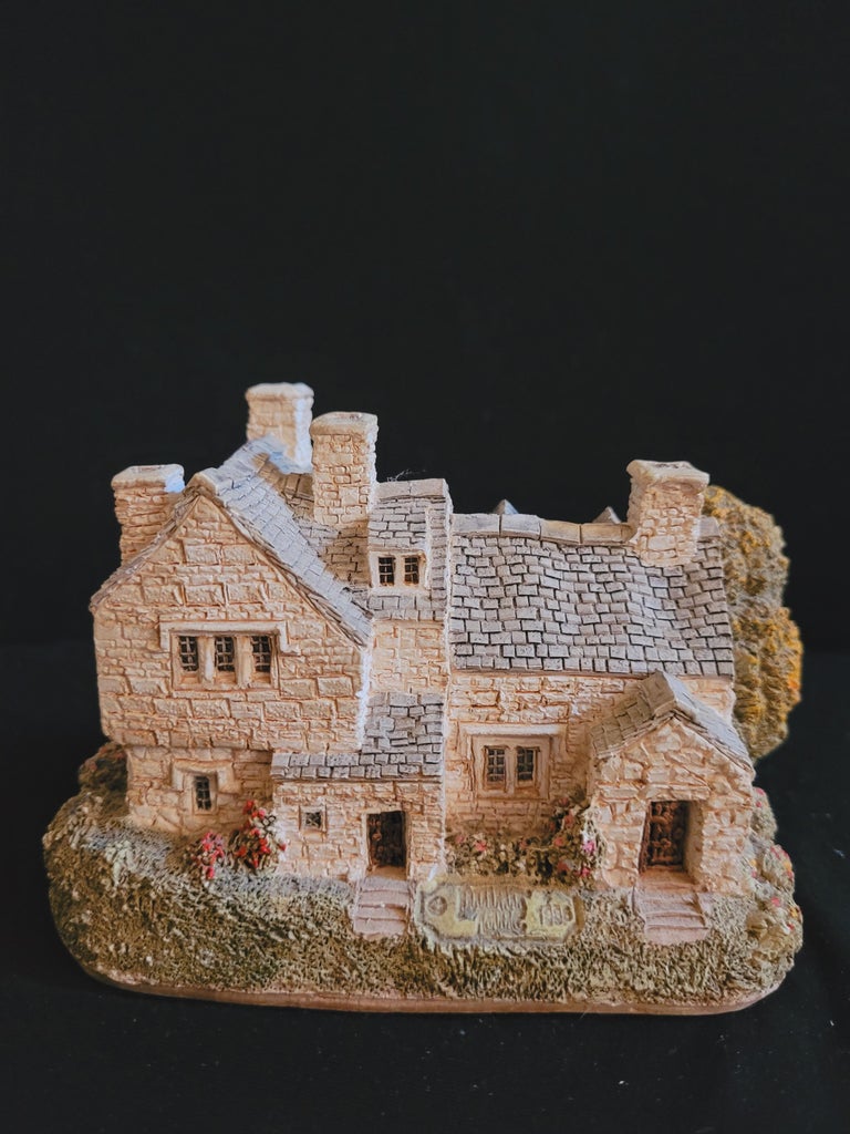 Vitange Hand Made Ceramic House Made in England For Sale at 1stDibs