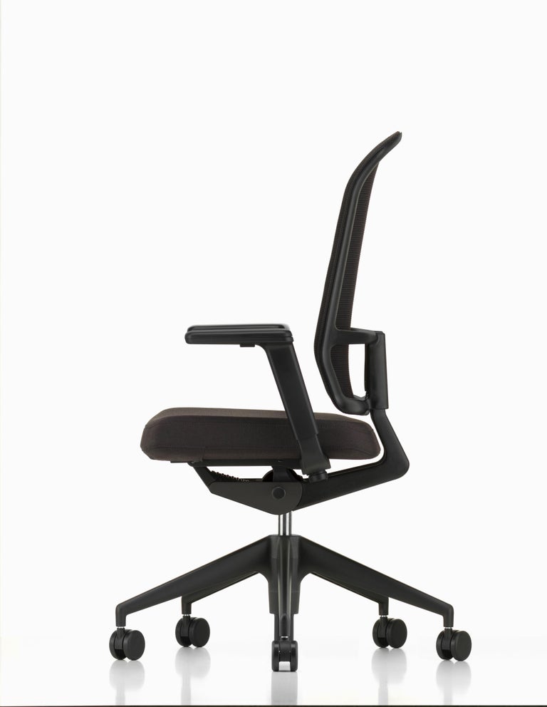 Vitra AM Chair in Black LightNet and Nero Plano Seat by Alberto Meda ...