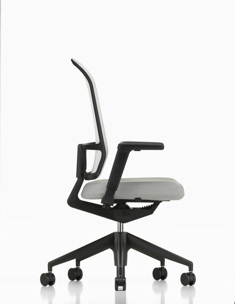 Vitra AM Chair in White and Cream by Alberto Meda For Sale at 1stDibs