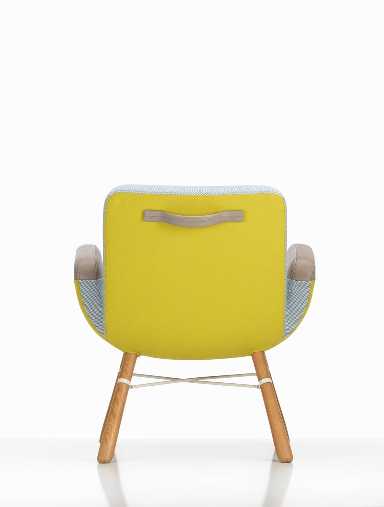 Vitra East River Chair in Light Combo Fabric with Oak Legs by Hella ...