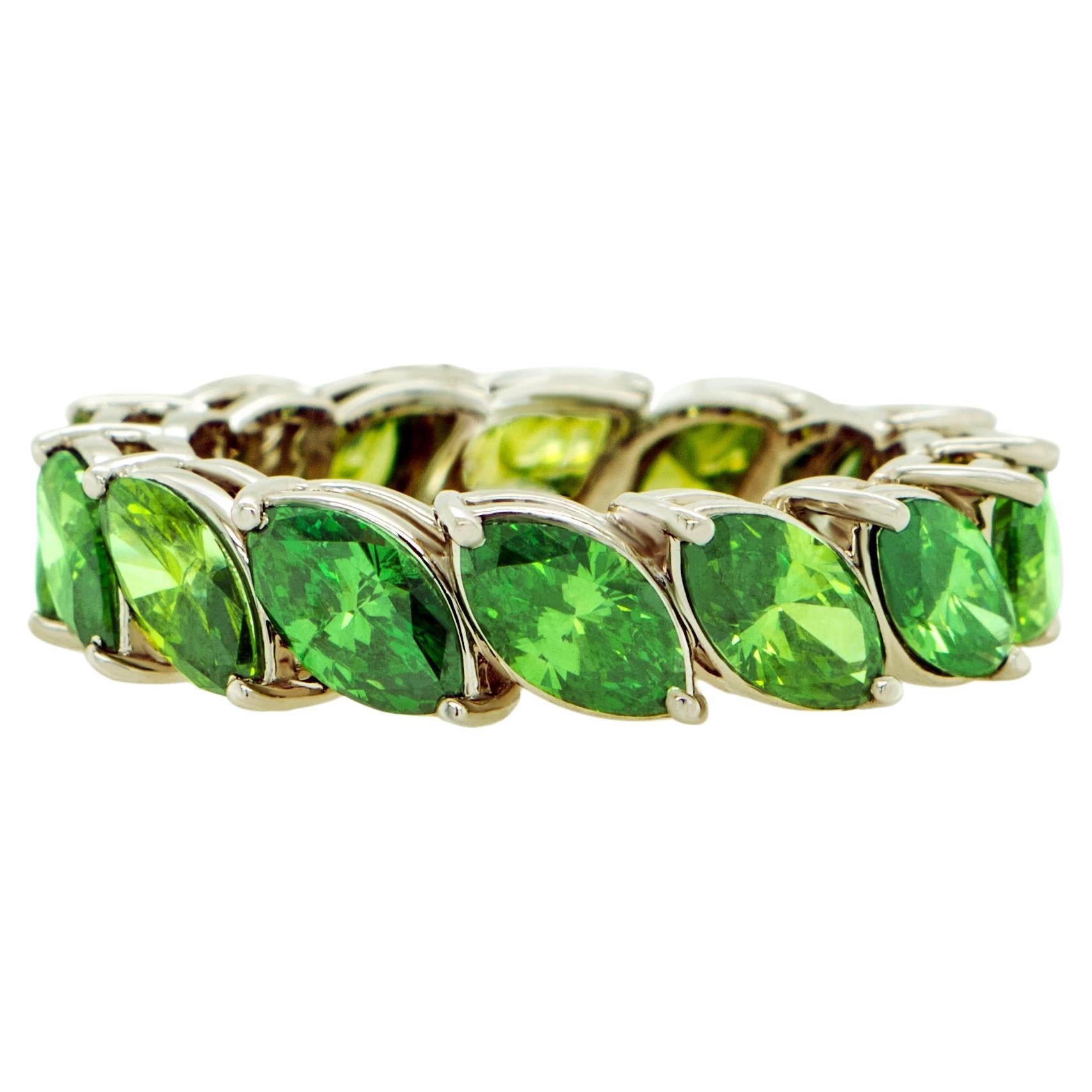 Vivid Green Diamond Eternity Ring 5 Carats Total 18K Gold For Sale at ...