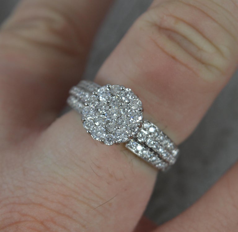 Vs 1.00ct Diamond and Platinum Tomas Rae Cluster Ring For Sale at 1stDibs